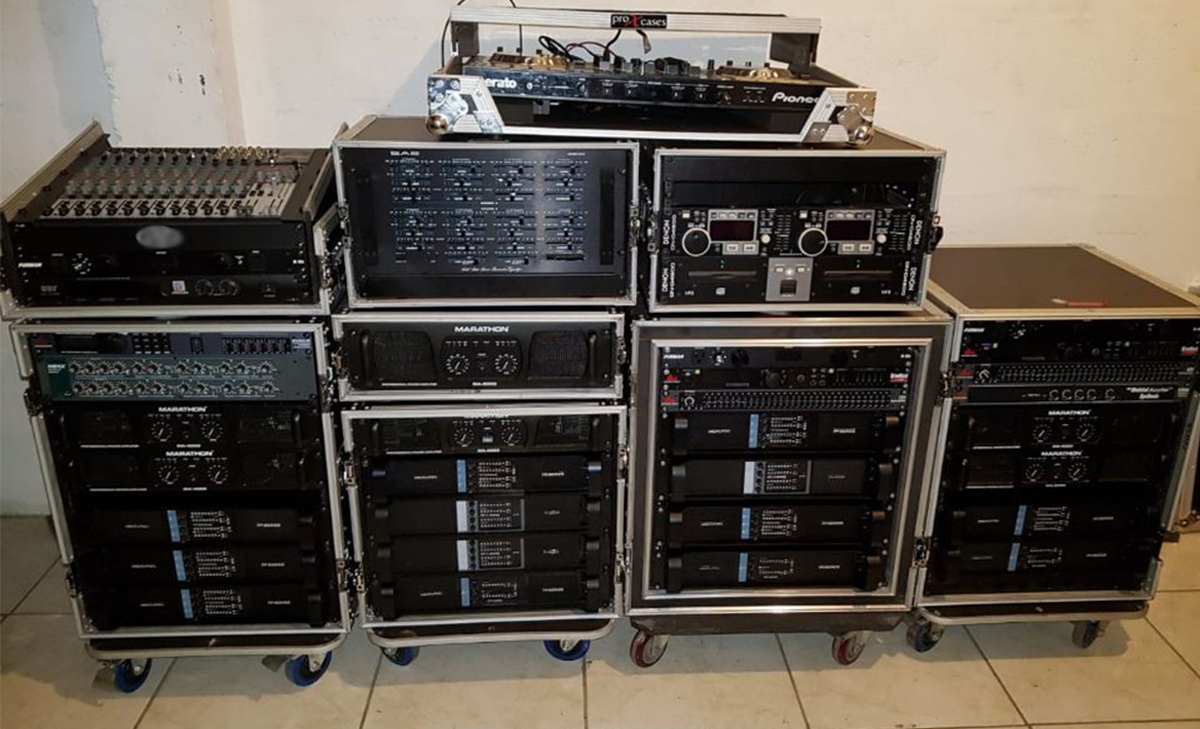 ¿Puede su equipo de sonido lograr el efecto de escenario que desea?